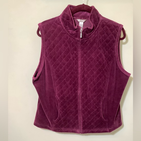 White Stag | Jackets & Coats | White Stag Velour Vest Zip Front 2 Pocket Quilted Panel On Front ...